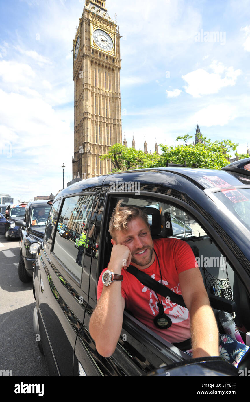 Taxi driver uk hi-res stock photography and images - Alamy