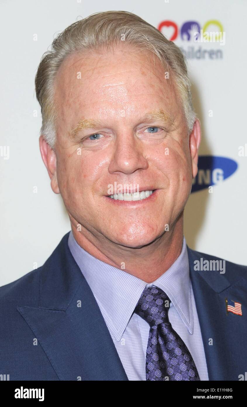 Boomer esiason hi-res stock photography and images - Alamy