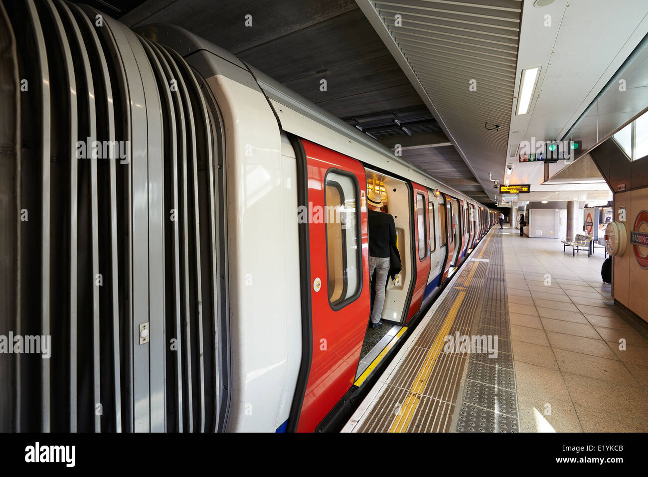 1863 london underground hi-res stock photography and images - Alamy