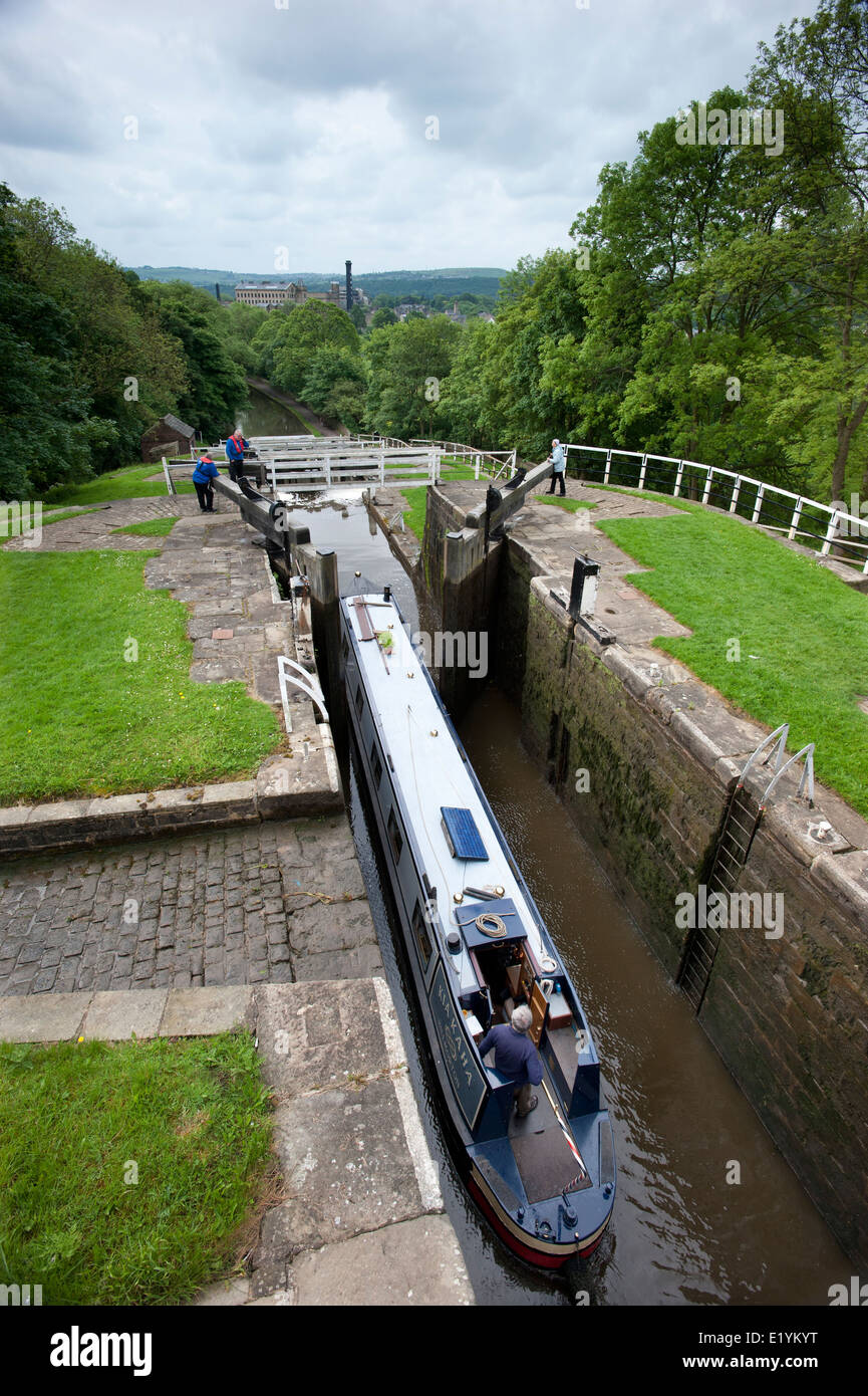 Steepest rise of canal locks uk hi-res stock photography and images - Alamy