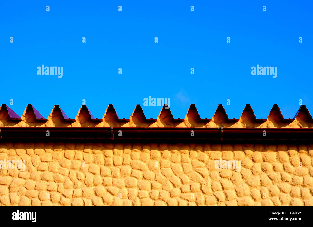 Yellow corrugated iron roof hi-res stock photography and images - Alamy