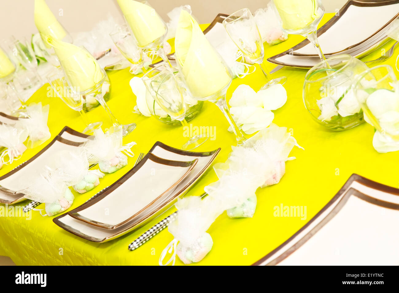 Service table hi-res stock photography and images - Alamy