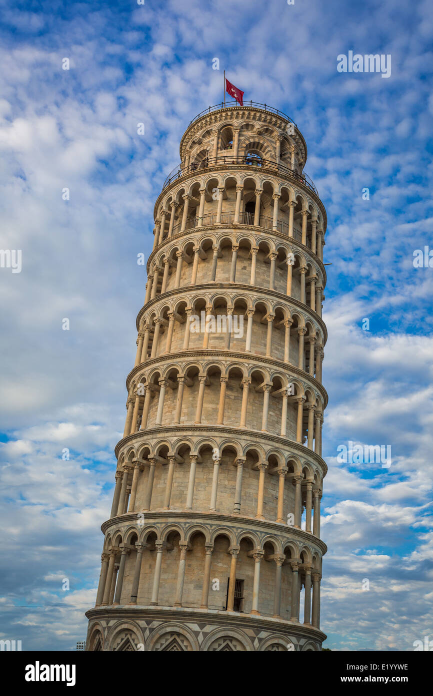 Leaning Tower of Pisa on blue sky background Stock Photo - Alamy