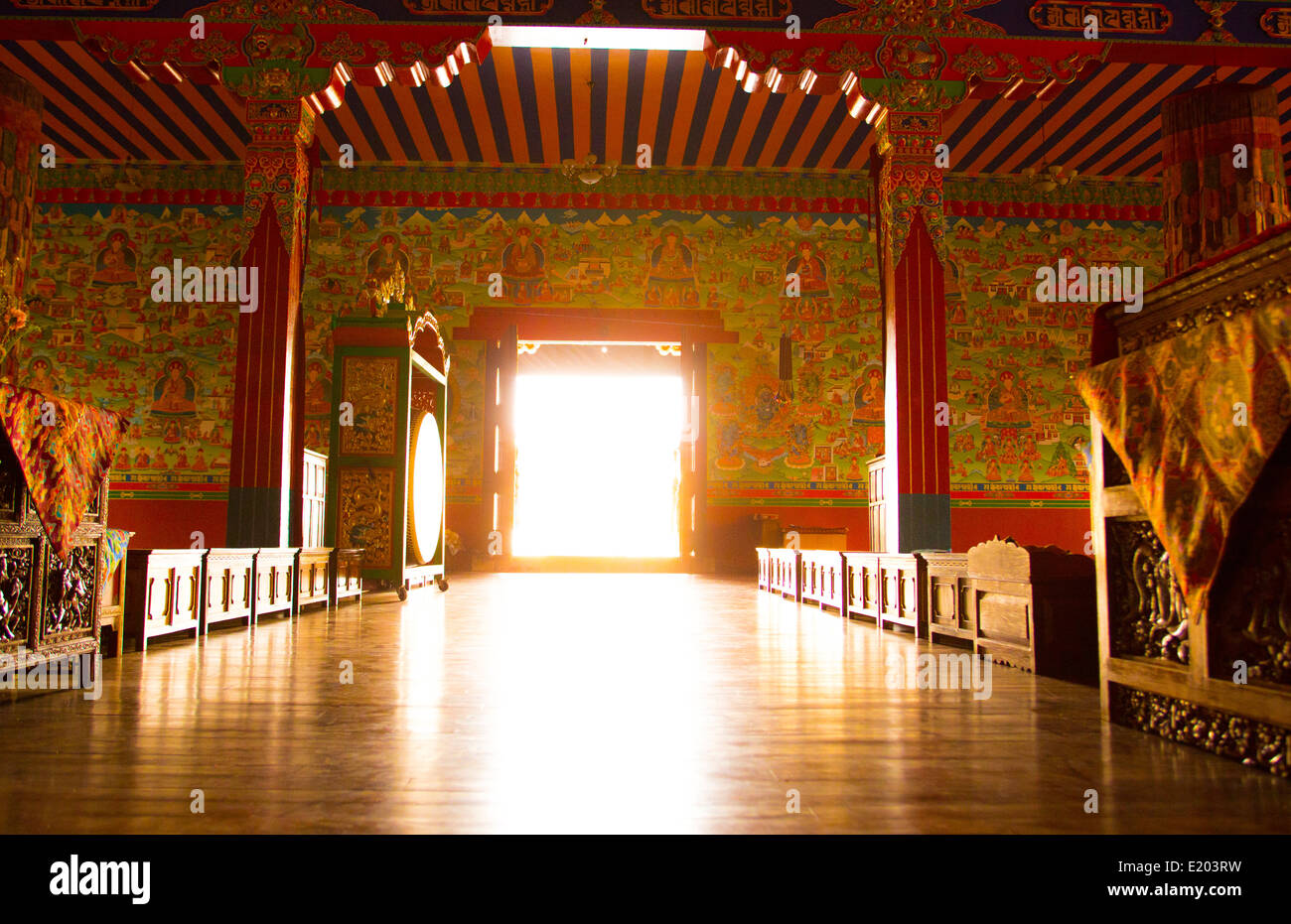 Buddhist prayer hall hi-res stock photography and images - Alamy