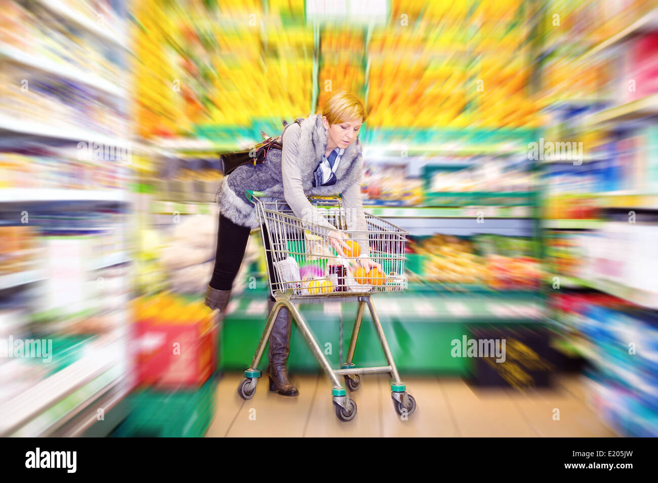Shopping bag food products hi-res stock photography and images - Alamy