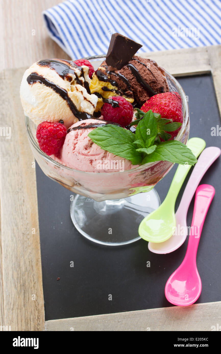 Fresh icecream hi-res stock photography and images - Alamy