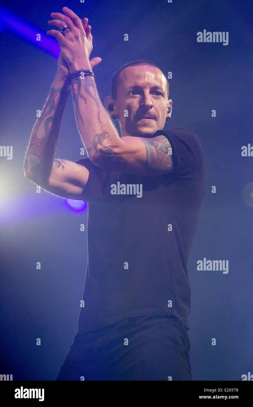 Linkin park mike hi-res stock photography and images - Alamy