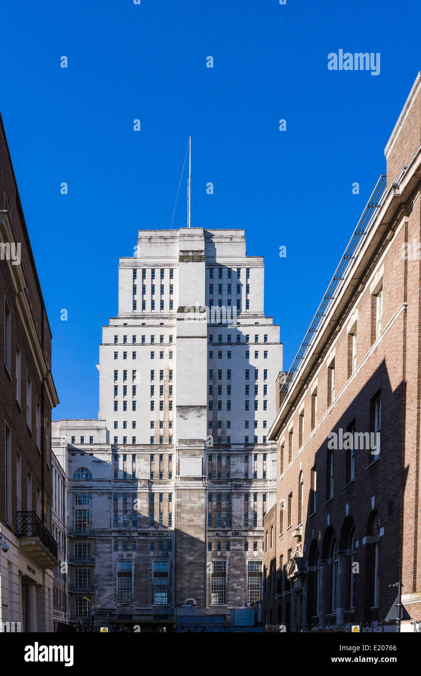 Ucl university students hi-res stock photography and images - Alamy