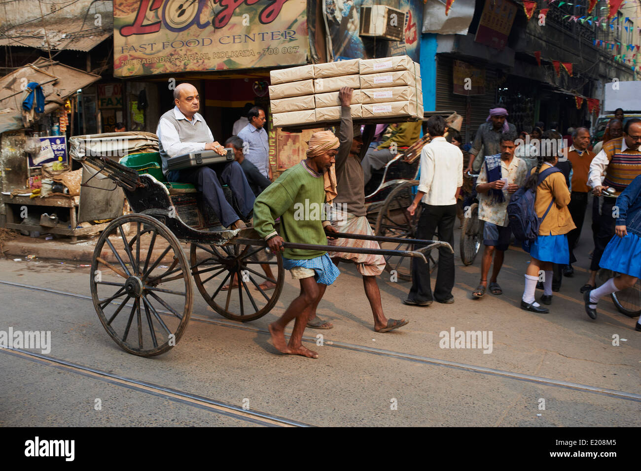 Kolkata rickshaws hi-res stock photography and images - Alamy