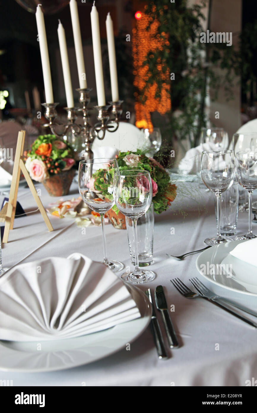 Festive table in the restaurant Stock Photo - Alamy