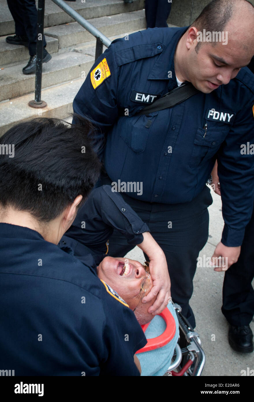Manhattan, New York, USA. 11th June, 2014. An unidentified police ...