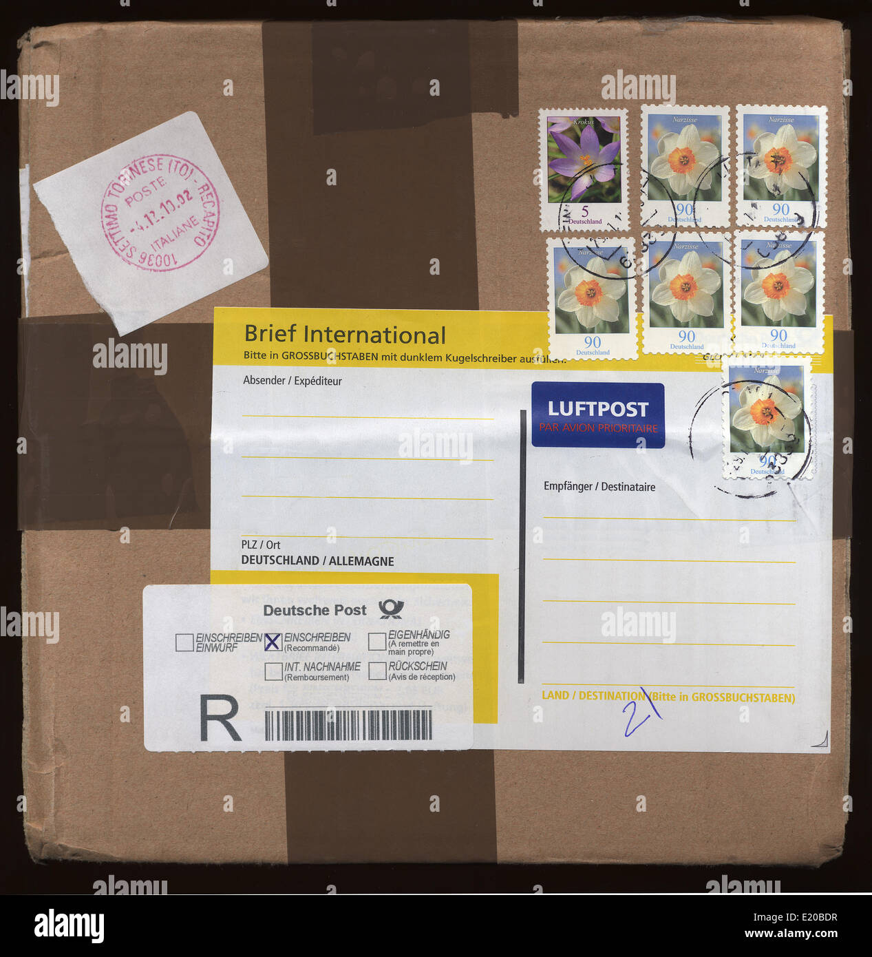 Packet parcel hi-res stock photography and images - Alamy