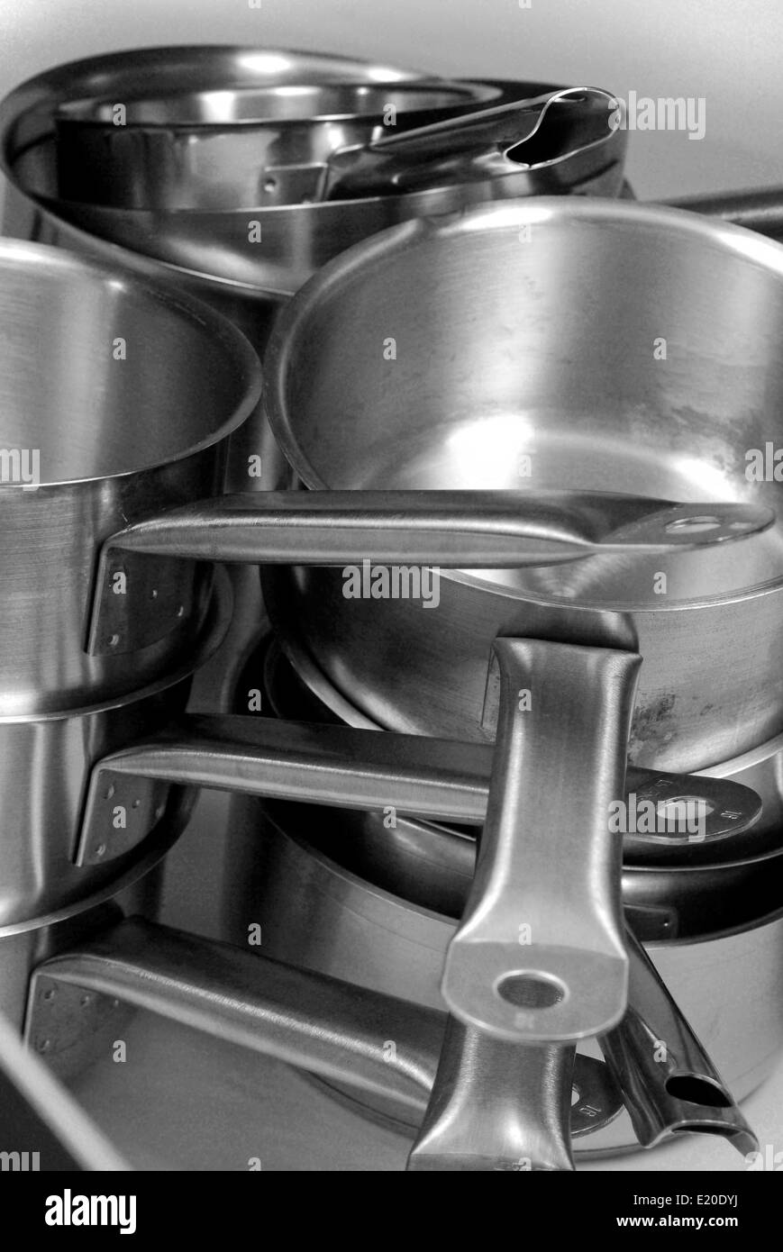 Saucepans hi-res stock photography and images - Alamy