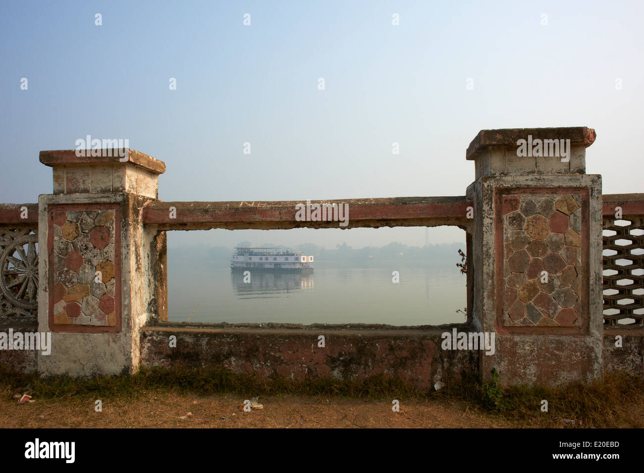 India, West Bengal, Hooghly-Chuchura, Hooghly river Stock Photo - Alamy