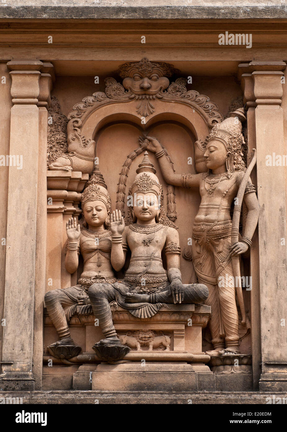 Kelaniya temple hi-res stock photography and images - Alamy