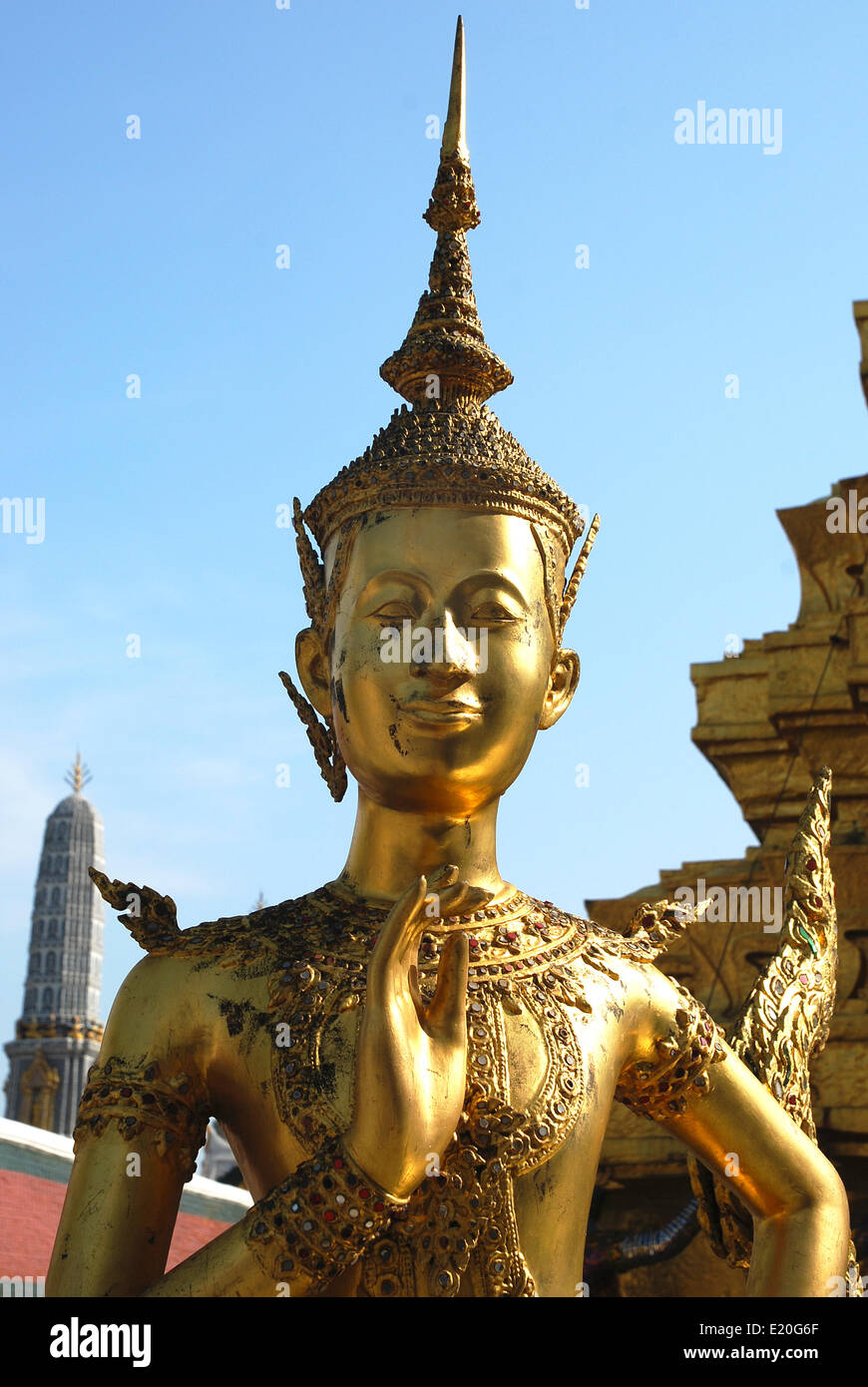 Golden angel of peace hi-res stock photography and images - Alamy