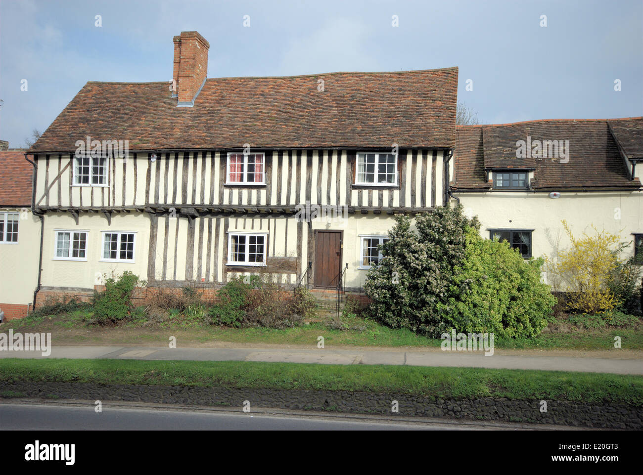 old english cottage Stock Photo - Alamy