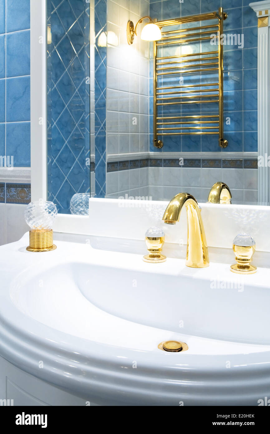 Mixing faucet hi-res stock photography and images - Alamy