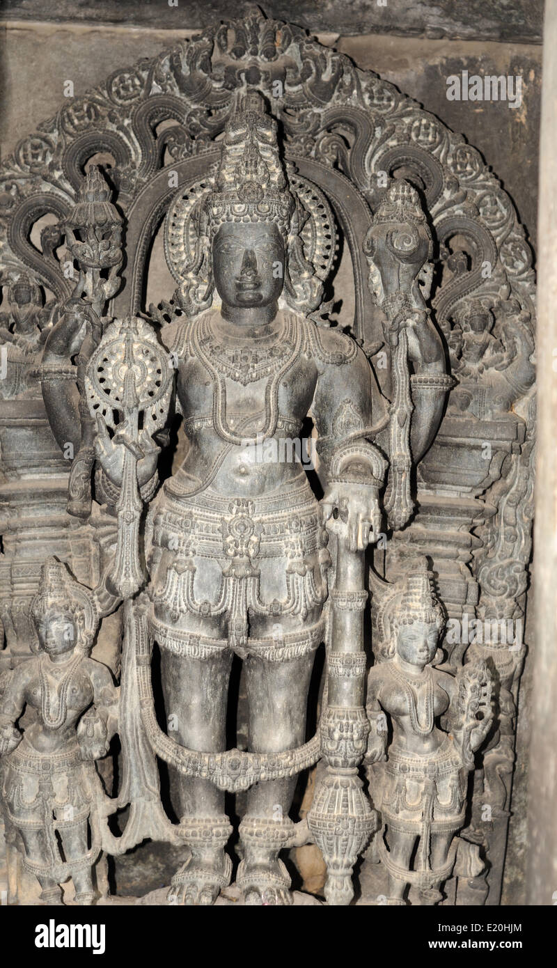 Sculpture belur temple hi-res stock photography and images - Alamy