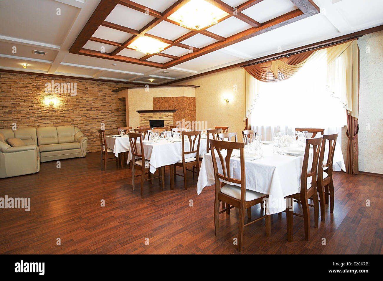 Lunch hall hi-res stock photography and images - Alamy