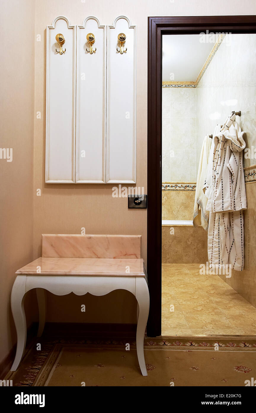 Foyer bath hi-res stock photography and images - Alamy