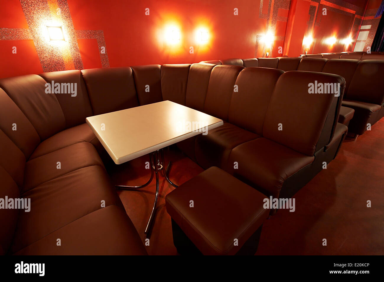 Night club setting hi-res stock photography and images - Alamy