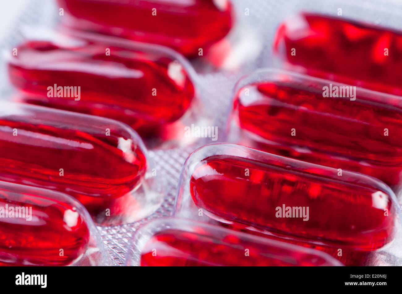 Red packing hi-res stock photography and images - Alamy