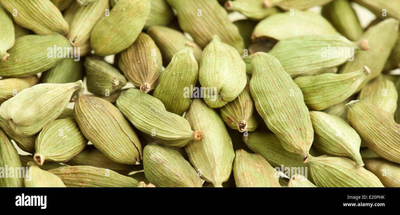 Cardamom whole hi-res stock photography and images - Alamy