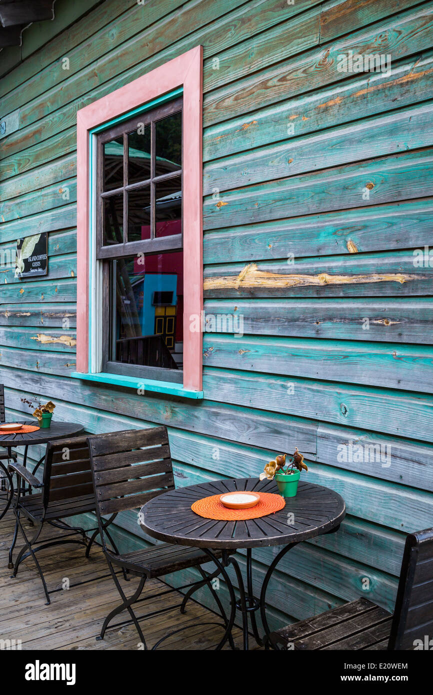 A small outdoor restaurant table in Ocho Rios, Jamaica Stock Photo - Alamy