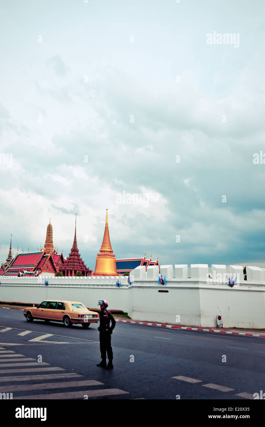 Royal Family’s Rolls Royce leaves the Grand Palace in Bangkok, Thailand ...