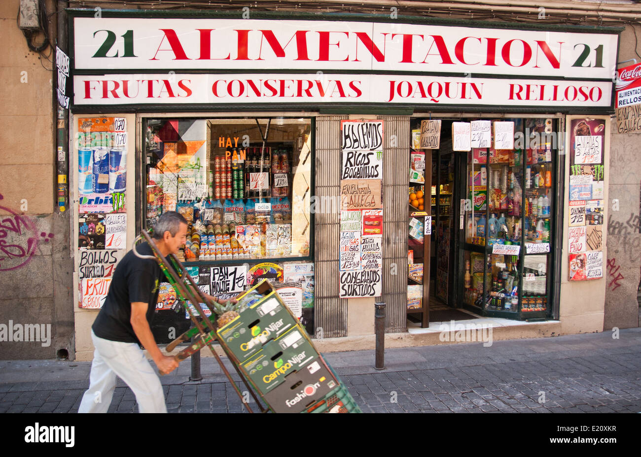 Grocery store window hi-res stock photography and images - Alamy