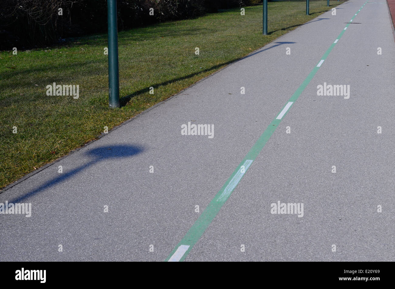 Asphalt road track hi-res stock photography and images - Alamy