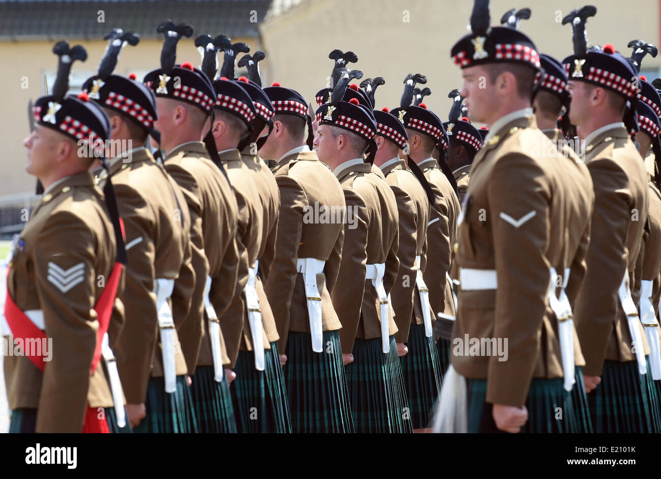 The royal regiment of scotland in fallingbostel hi-res stock ...