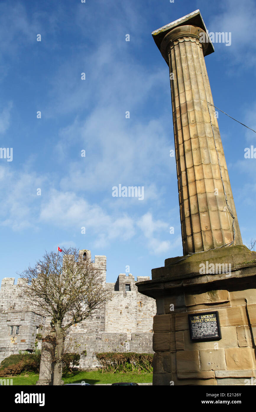 Castletown square hi-res stock photography and images - Alamy