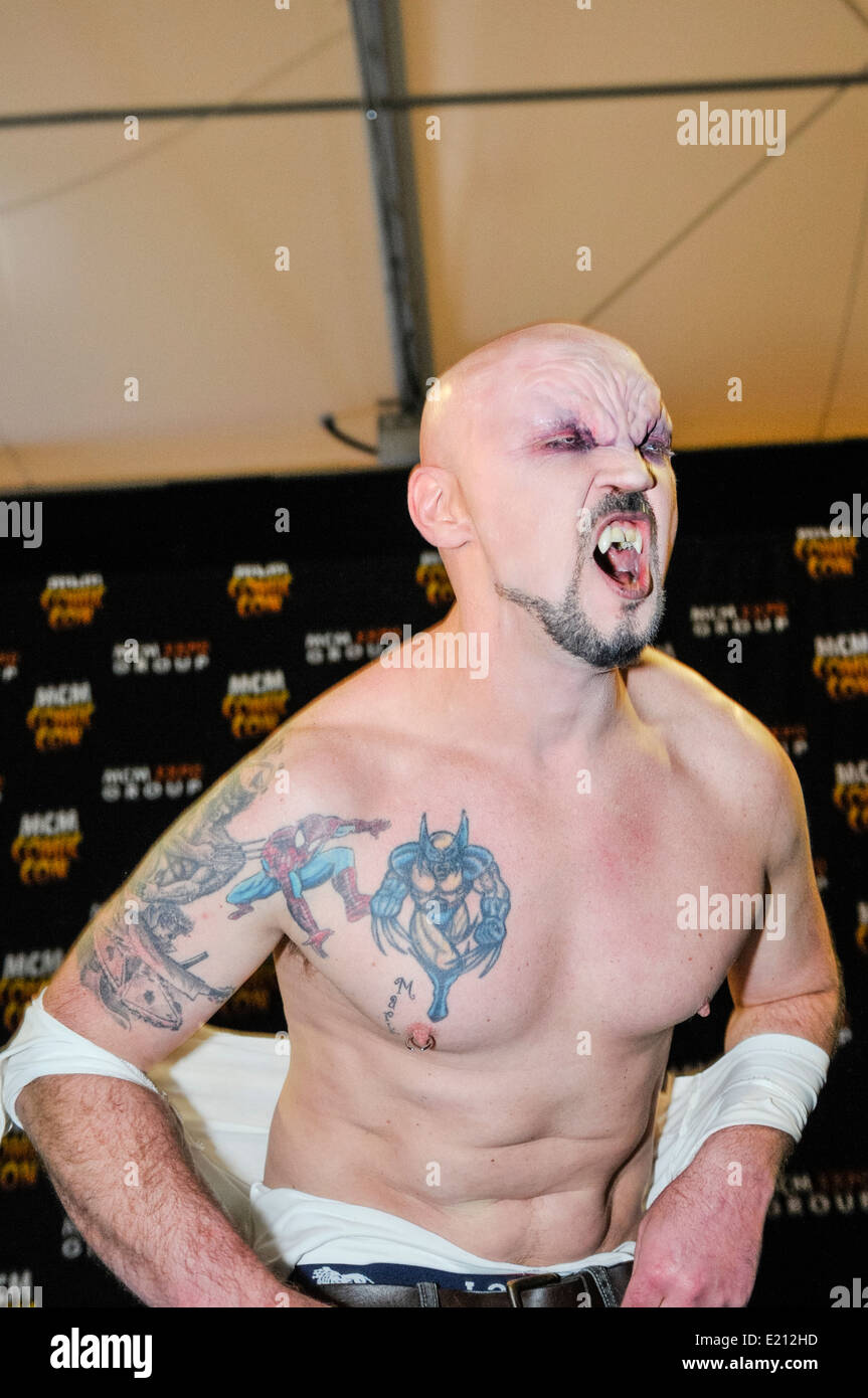 Buffy the vampire slayer hi-res stock photography and images - Alamy