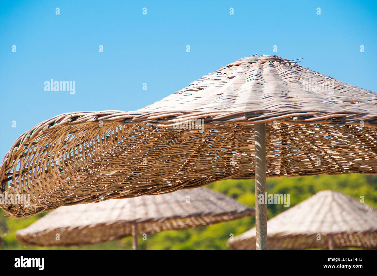 Roof of rattan parasol at resort Stock Photo - Alamy