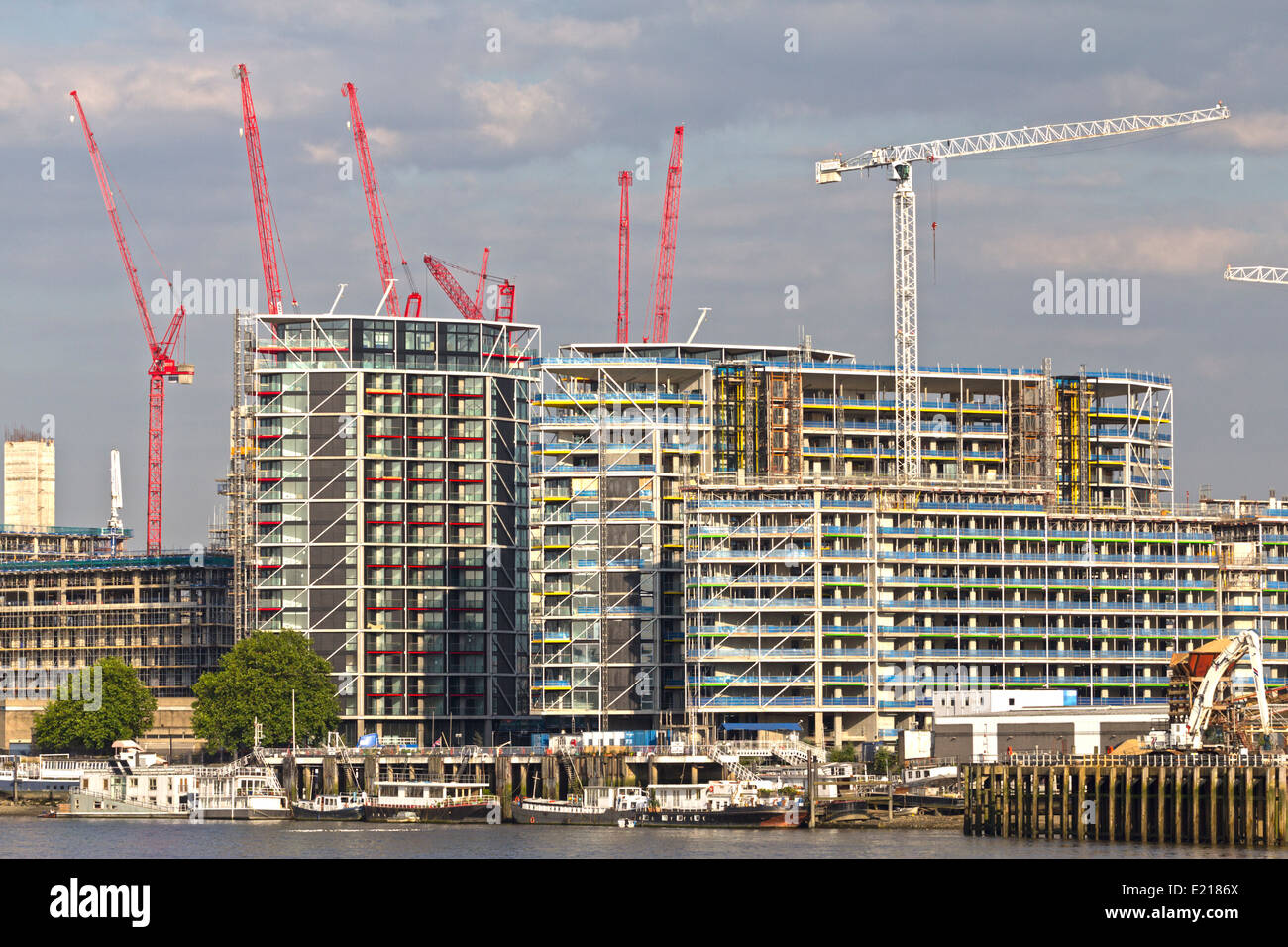 Embassy gardens development hi-res stock photography and images - Alamy