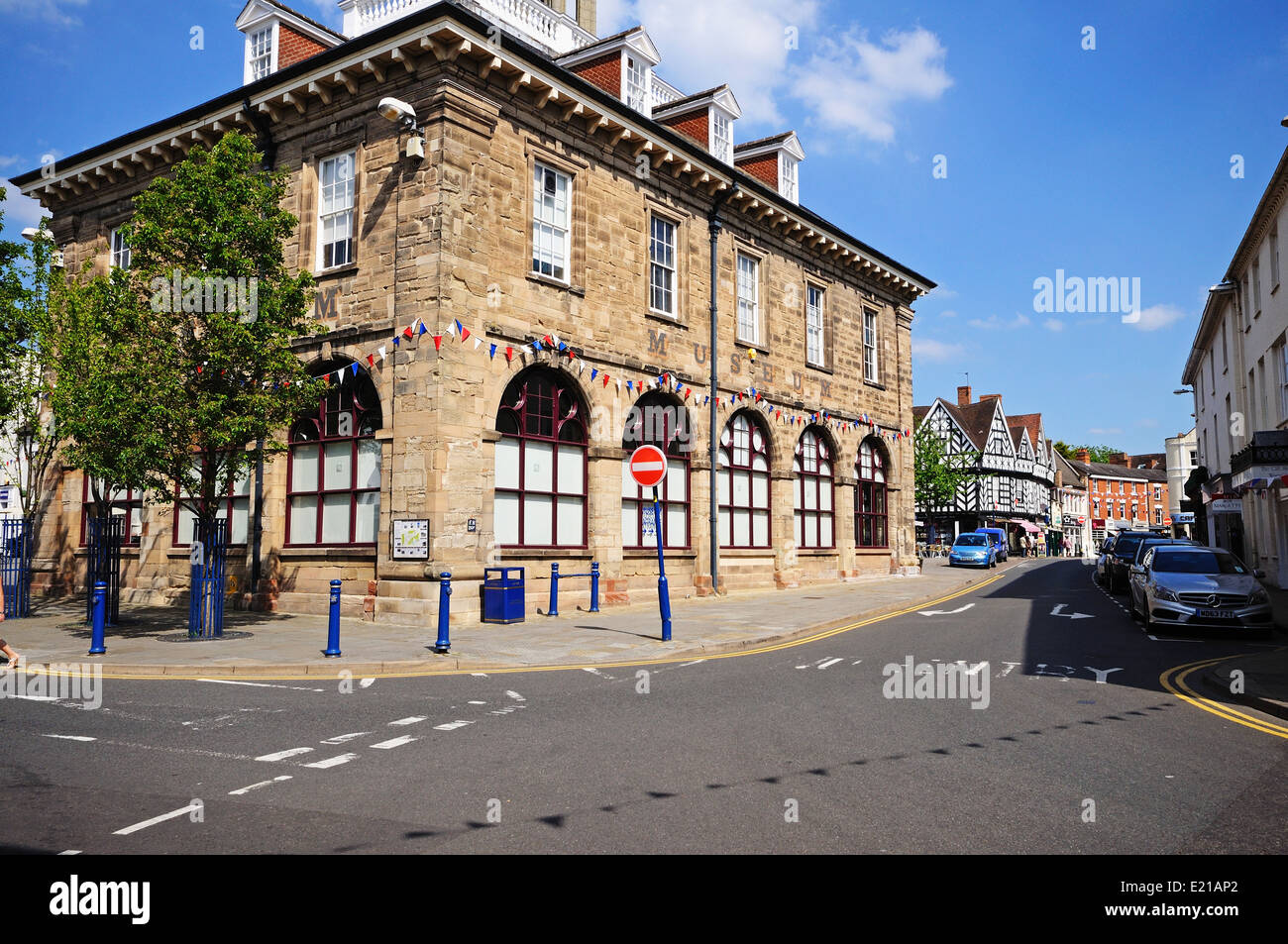 Warwick town hall hi-res stock photography and images - Alamy
