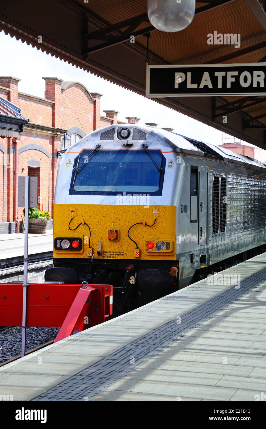 Chiltern Railways Class 67 loco alongside the platform in Moor Street ...