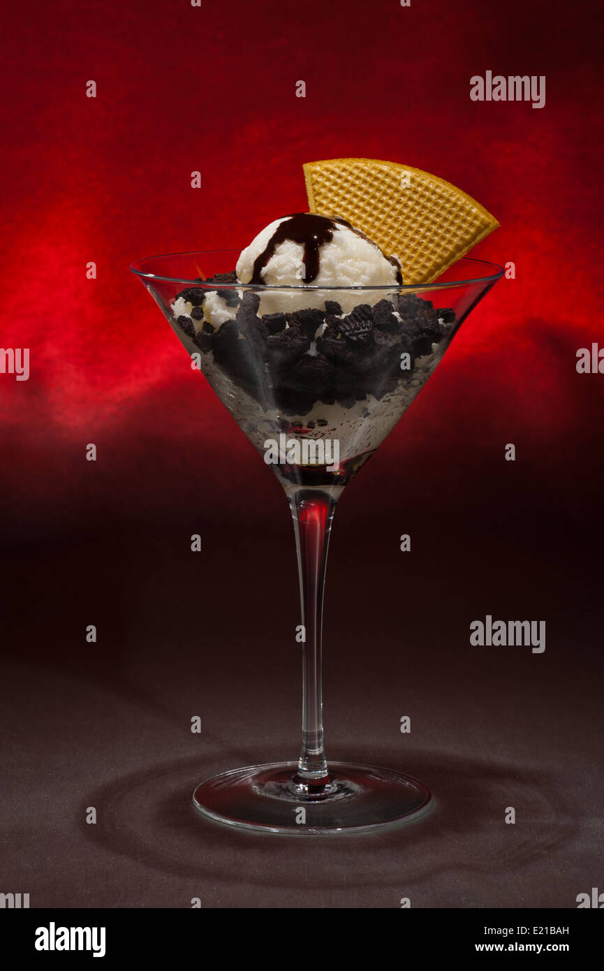 Vanilla ice cream in martini hi-res stock photography and images - Alamy