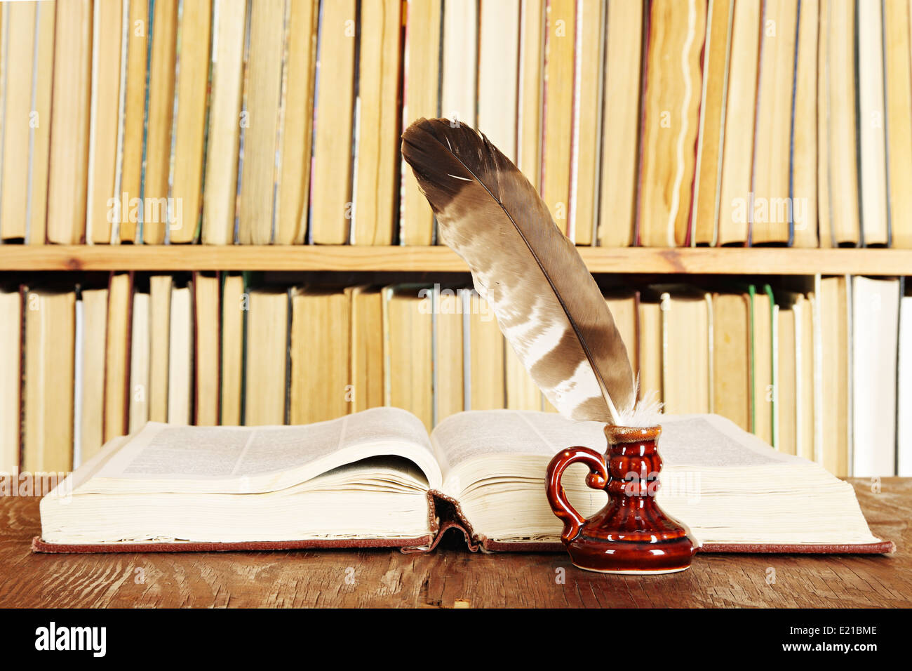 Vintage ink quill books hi-res stock photography and images - Alamy