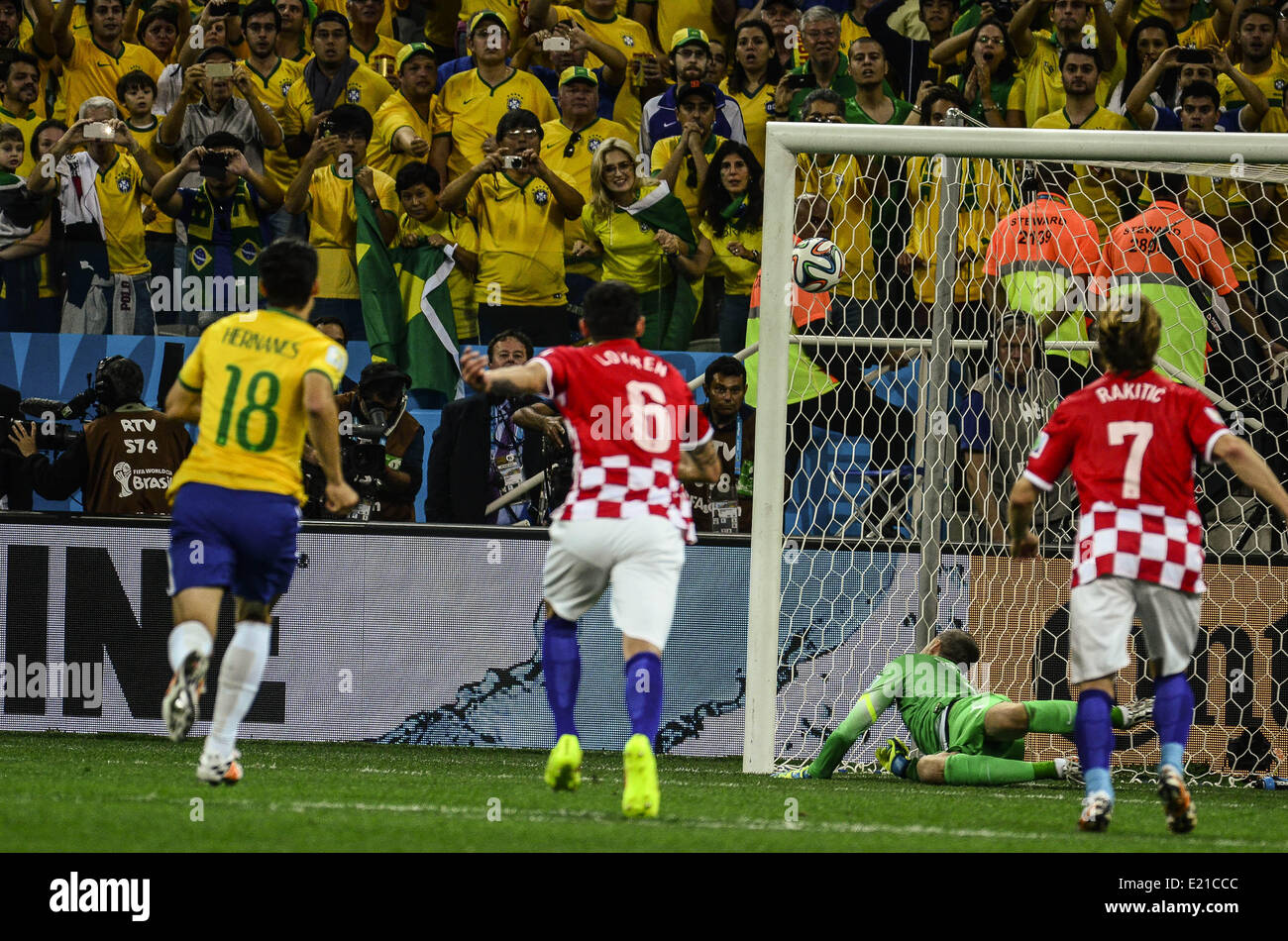 Scores 2 1 hi-res stock photography and images - Alamy