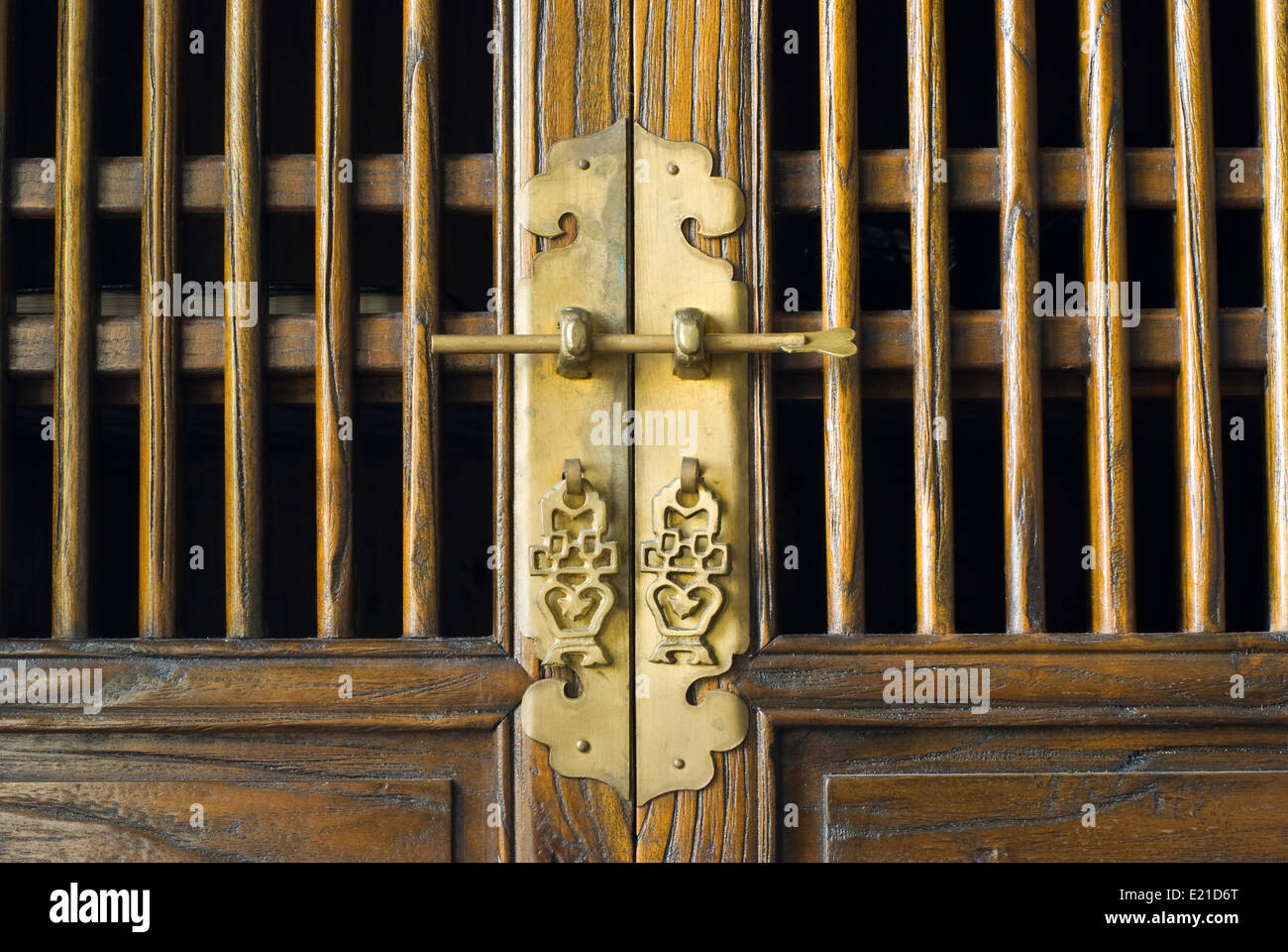 Traditional Chinese Door Design Door High Resolution Stock Photography ...