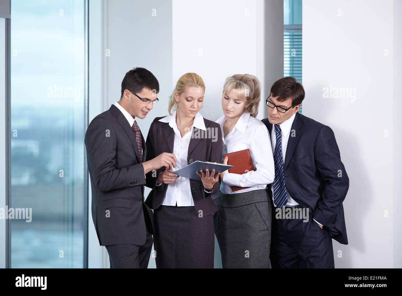 Office occupat hi-res stock photography and images - Alamy