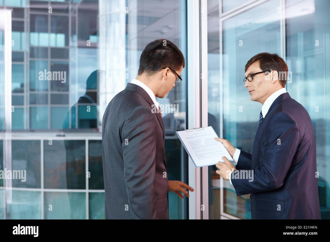 Ceo discussion hi-res stock photography and images - Alamy