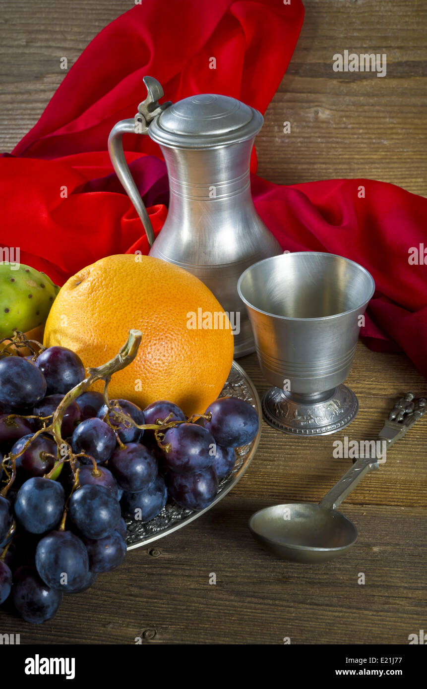 Pewter color hi-res stock photography and images - Alamy