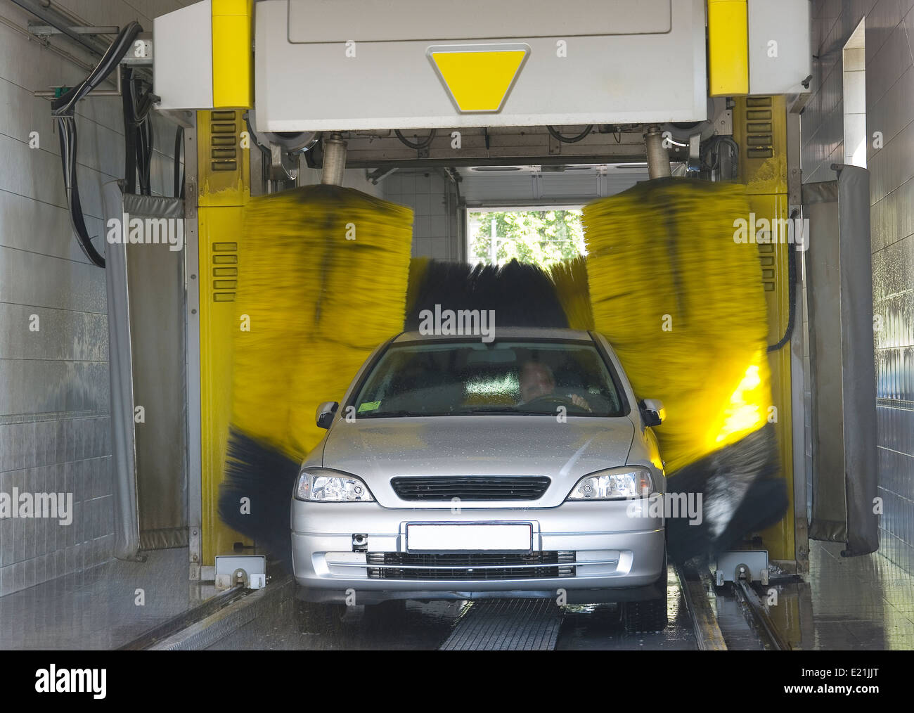 Express car wash hi-res stock photography and images - Alamy