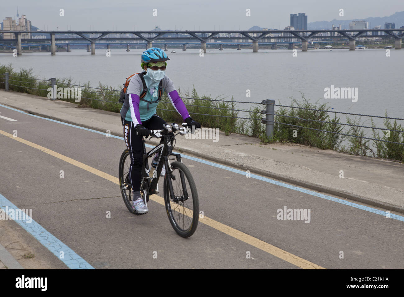 Hangang korea bicycle hi-res stock photography and images - Alamy