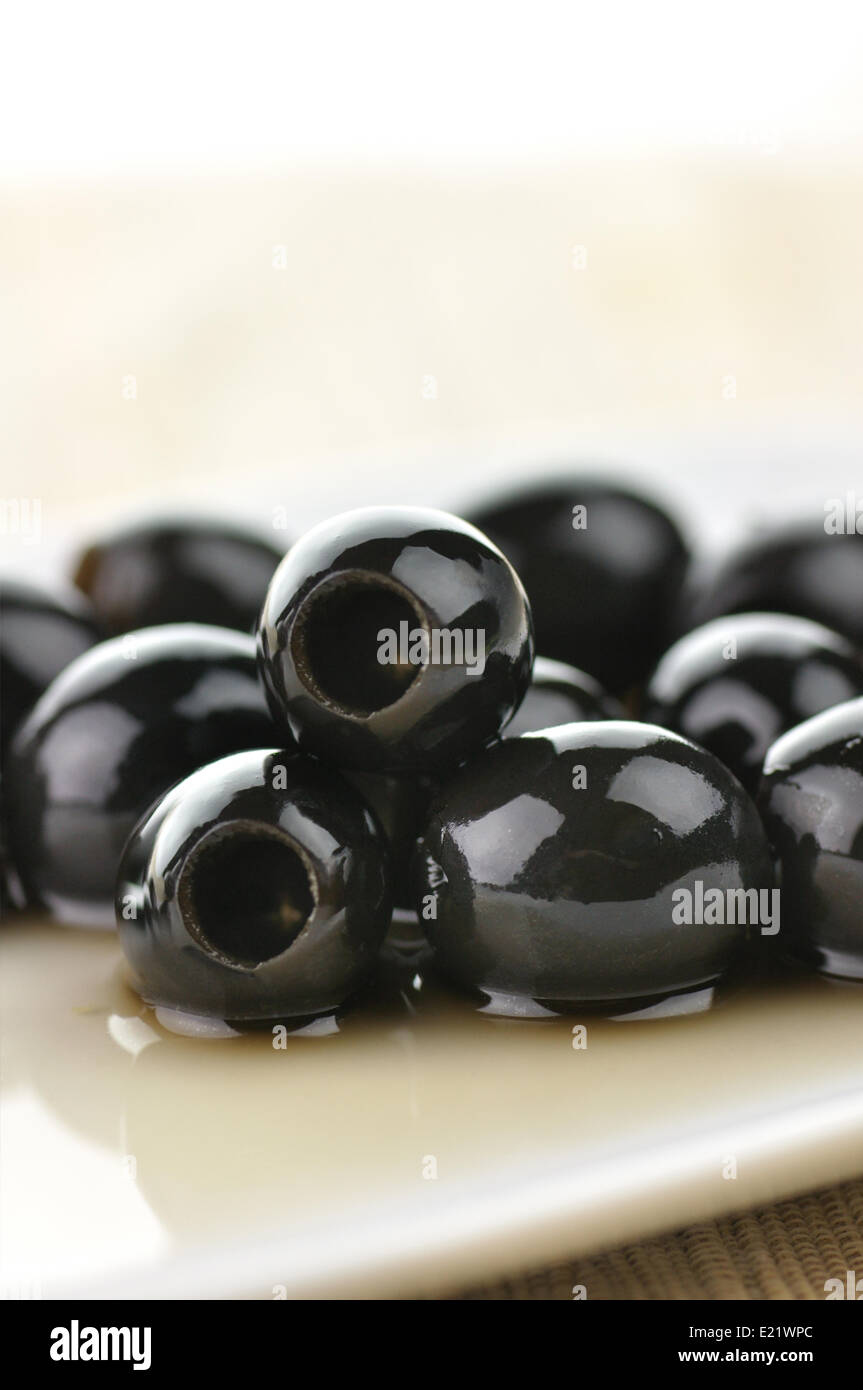 Shiny black olives hi-res stock photography and images - Alamy
