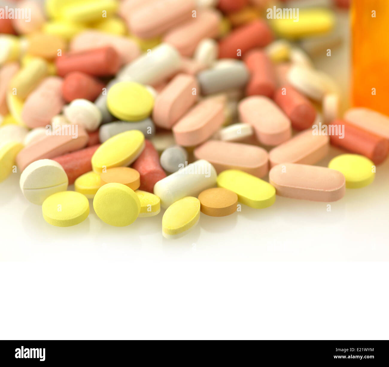 Medicine bottles hi-res stock photography and images - Alamy